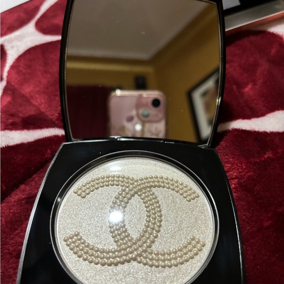CHANEL | Makeup | Chanel Oversize Illuminating Face Powder | Poshmark